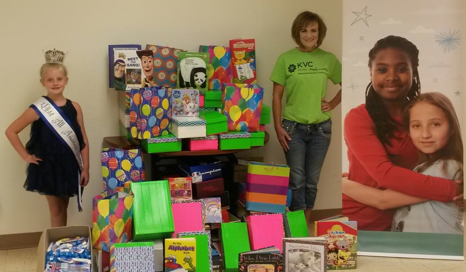 2014 Mini Miss Kansas helps children in foster care - KVC Kansas